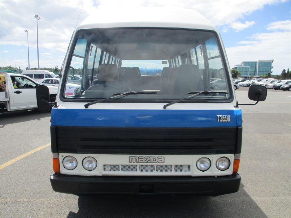 (Comp 1996) Mazda T3500 RWD Manual - 5 Speed Bus, 296,491 km indicated ...