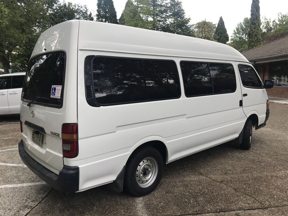 2003 Toyota Hiace Disability Van with electric ramp Auction (0056 ...
