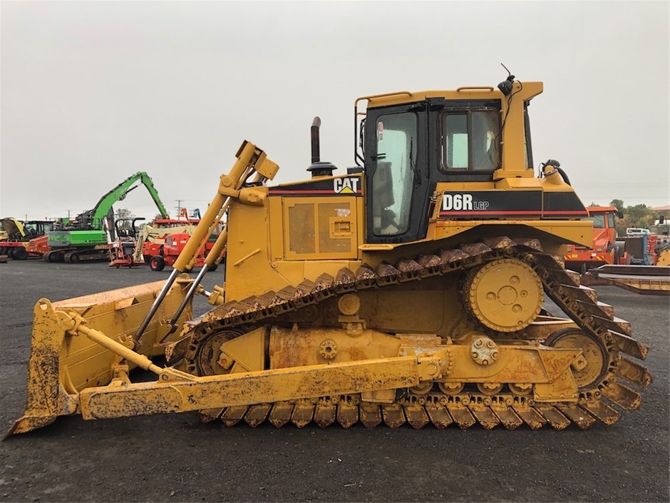 Caterpillar D6 Bull Dozer Auction (0001-7026620) | Grays Australia