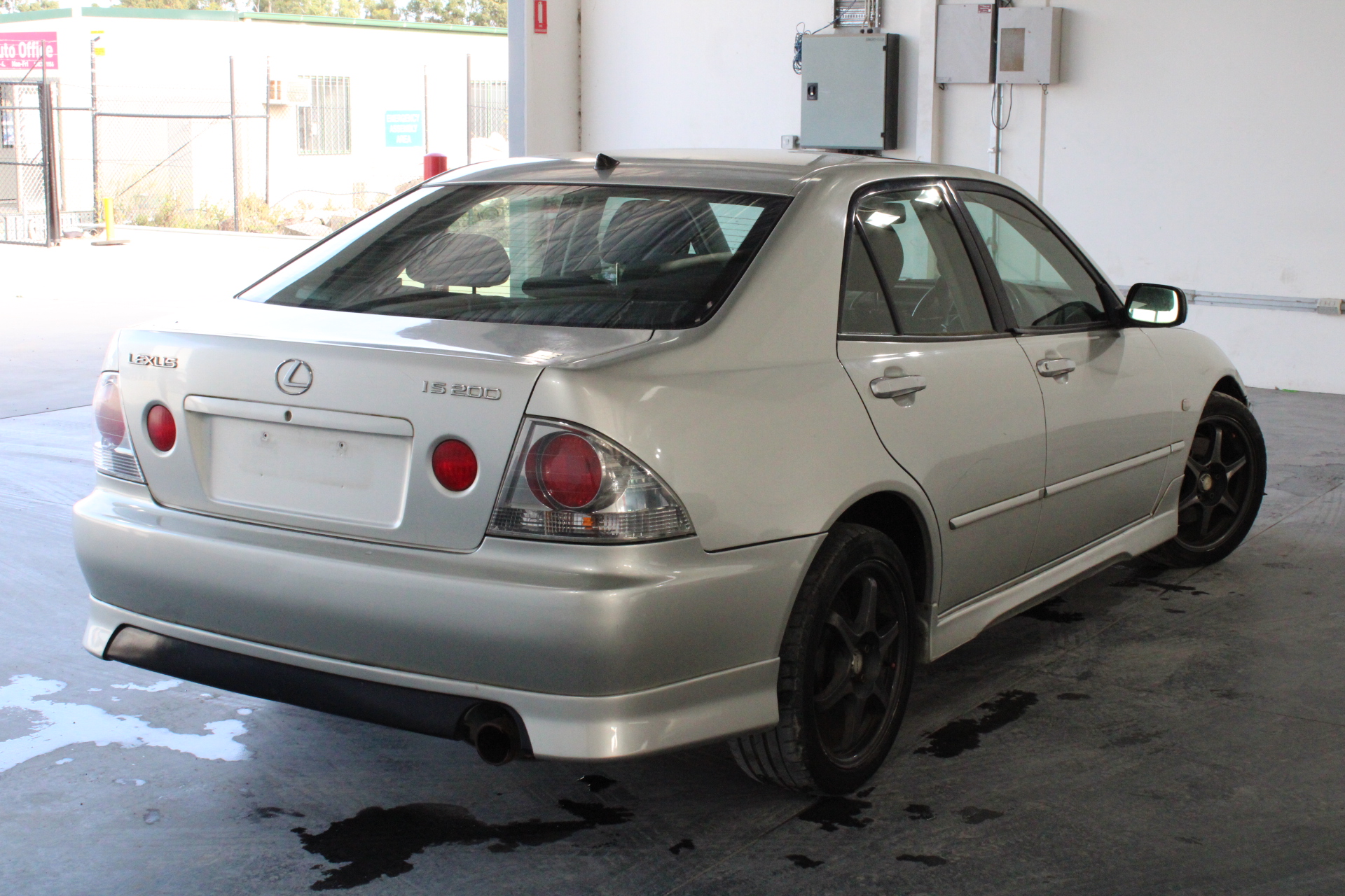 2003 Lexus IS200 Sports Luxury Automatic Sedan Auction (0001-3468442 ...