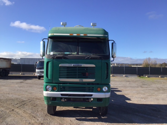 Freightliner Argosy Steps