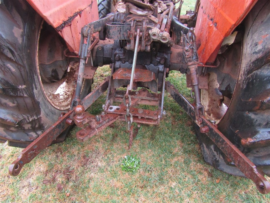 UTB/Universal Farmliner Tractor Auction (0009-5042500) | Grays Australia