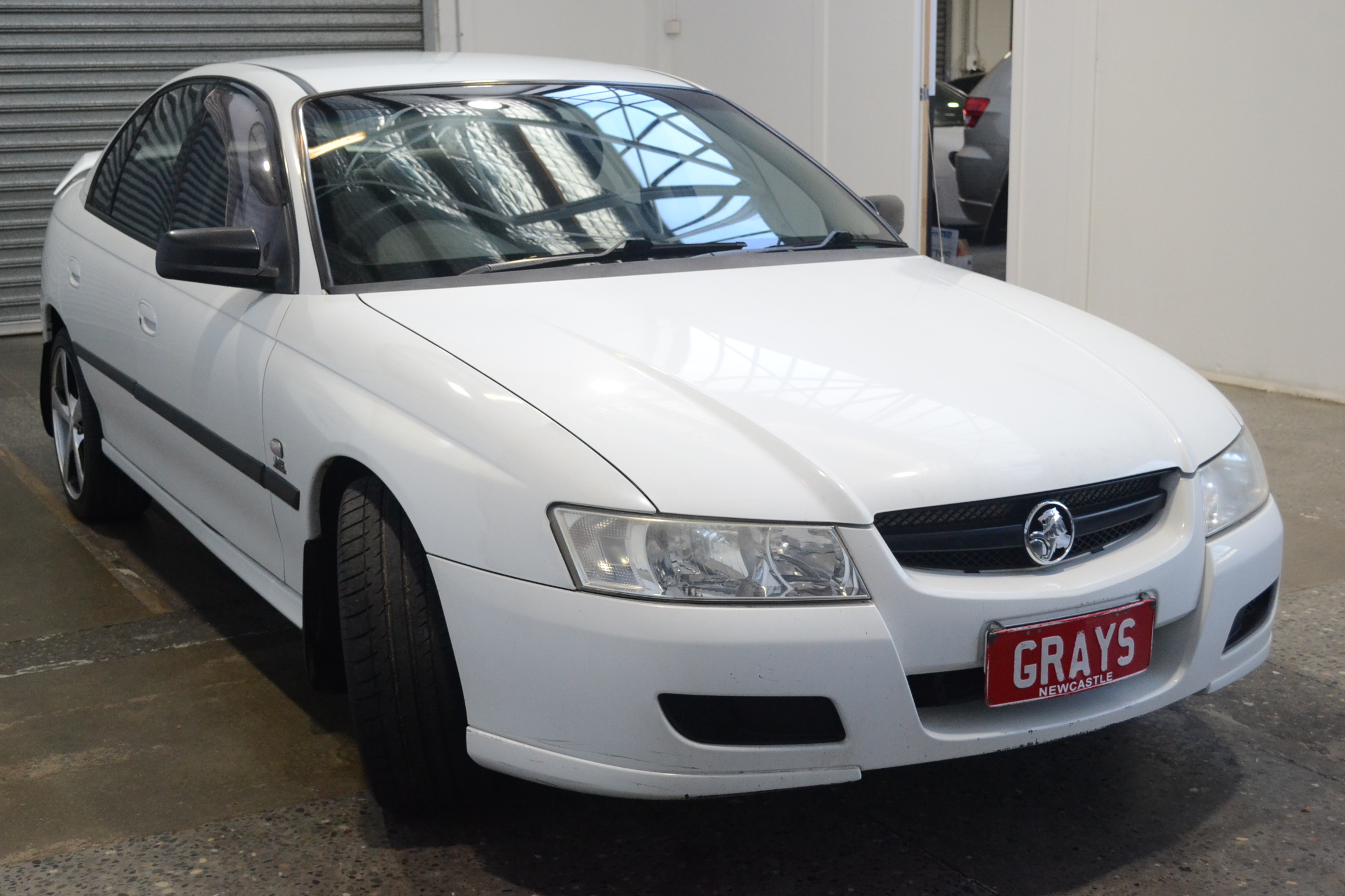 Holden Commodore Executive VZ Automatic Sedan Auction (0001-10063084 ...
