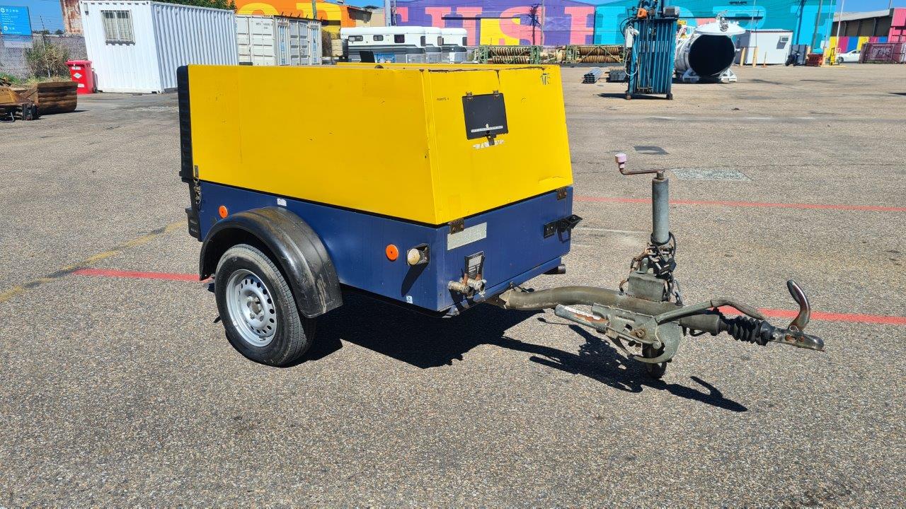 Unreserved CompAir C50 175cfm Trailer Mounted Compressor