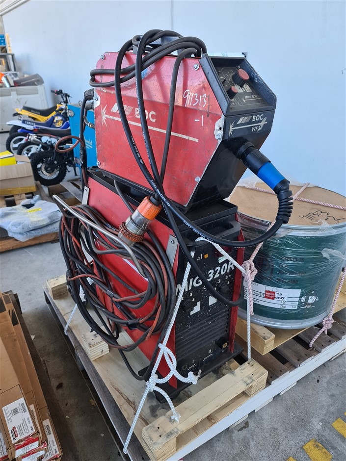 BOC Mig 320R Welder & WF2 Wire Feeder Auction (0195-9023051) | Grays ...