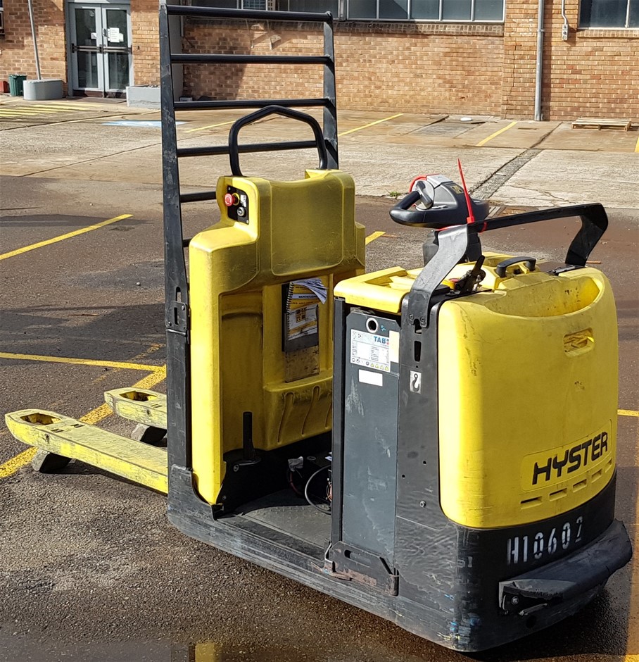 2013 Hyster LO2.0 Electric Stand On Stock Picker Auction (0005-5045085 ...