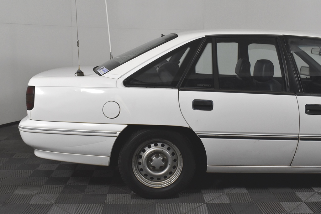 1993 Holden VP Commodore Executive BT1 V8 Automatic Sedan, 52% OFF