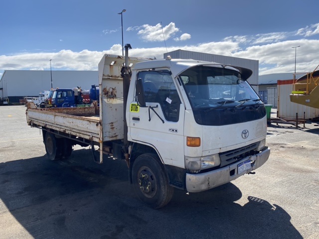 1998 Toyota Dyna 400 4 x 2 Tipper Truck Auction (0001-9024990) | Grays ...