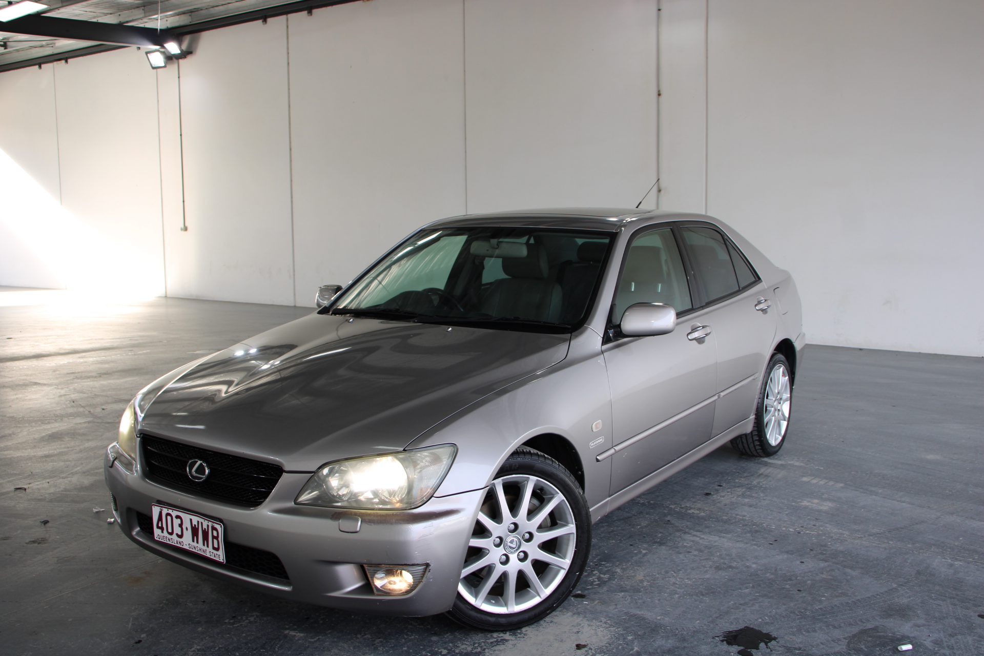 2003 Lexus IS200 Sports Luxury Automatic Sedan Auction (0001-3494699 ...