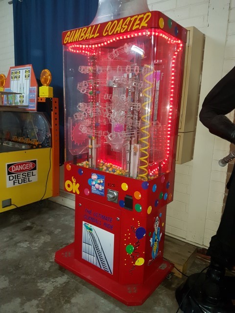 Gumball Coaster Arcade/Vending Machine Auction (0036-3019874) | Grays ...