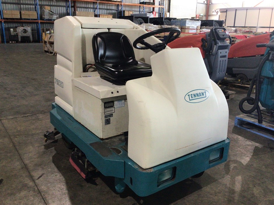 Tennant 7200 Rider Floor Scrubber Auction (0065-8013990) | Grays Australia