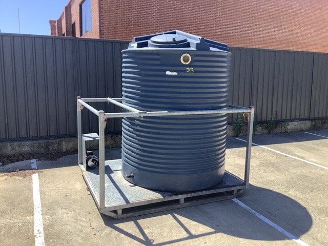 Rapid Plastics RT3500 750 Gallon Poly Water Tank Auction (0023-9026655 ...