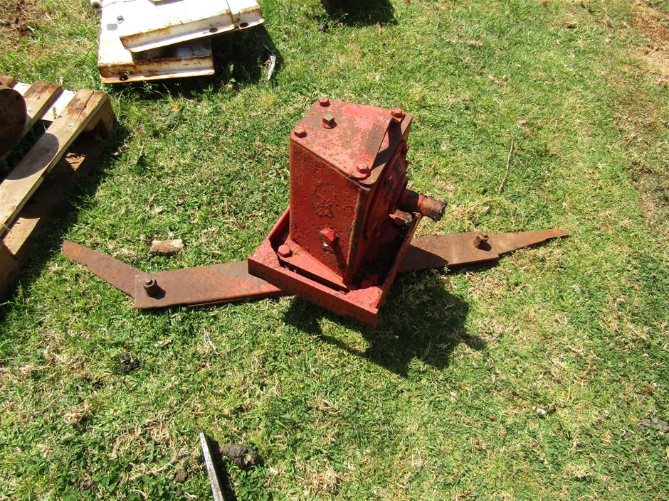 Howard Gearbox Auction (0075-5046613) | Grays Australia