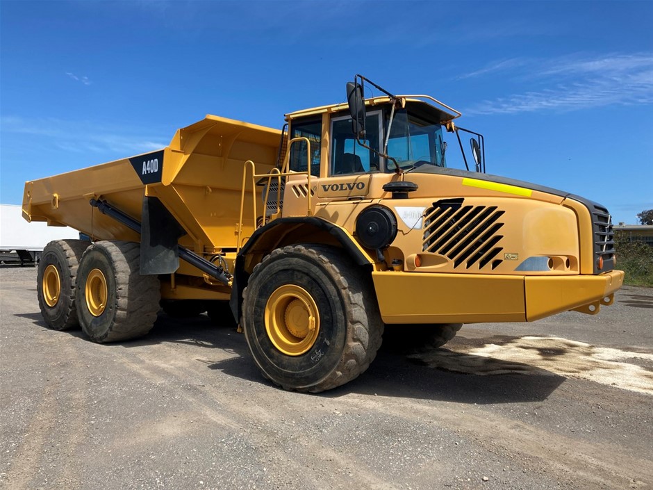 Unreserved Drake 4x8 Float, Dump Trucks, Trencher & Trucks