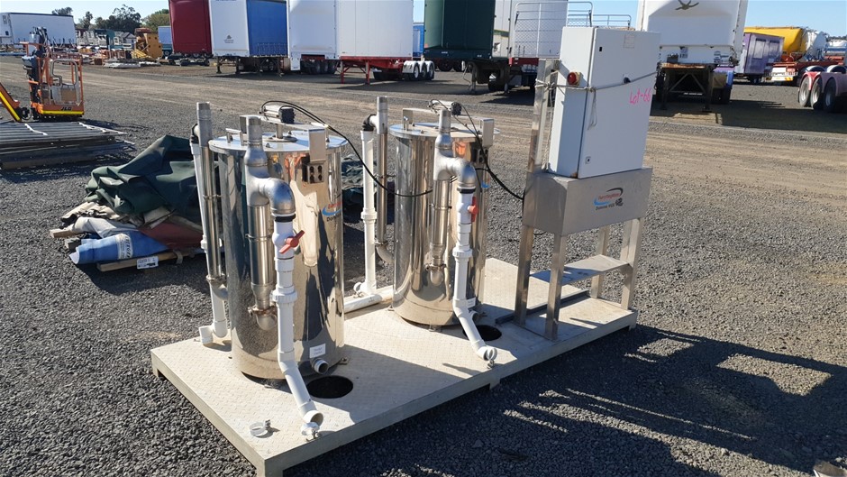 Qty 2 x Stainless Steel Tanks & Control Panel Auction (0014-3020397 ...