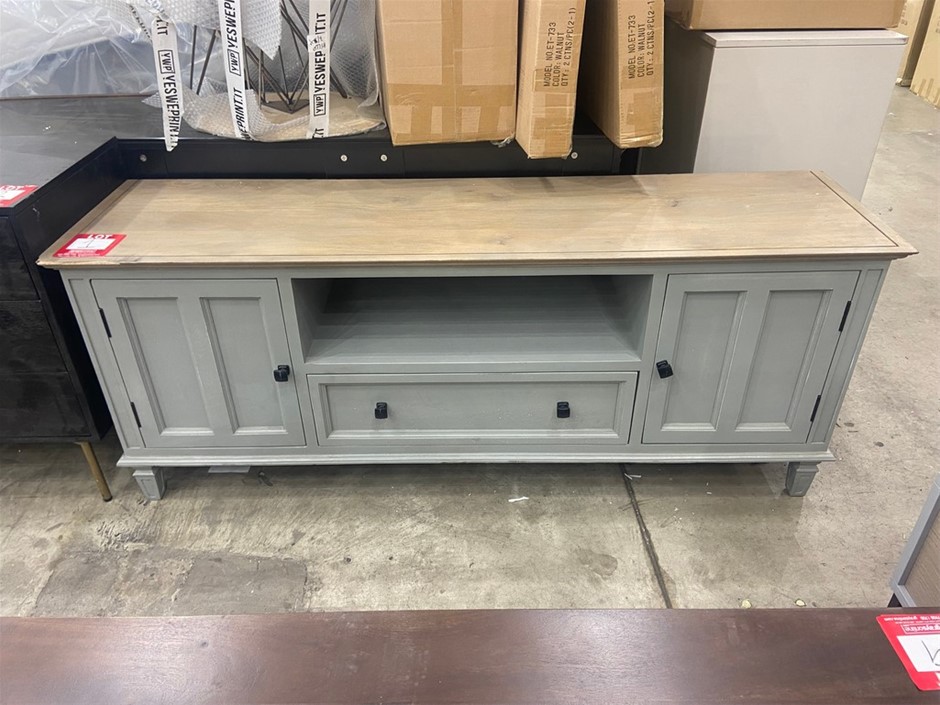 Enzo Entertainment Unit - French Provincial Entertainment Unit Auction ...