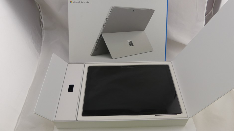 Micorsoft Surface Pro 4 Intel Core i5 Please Note: Power on tes Auction ...