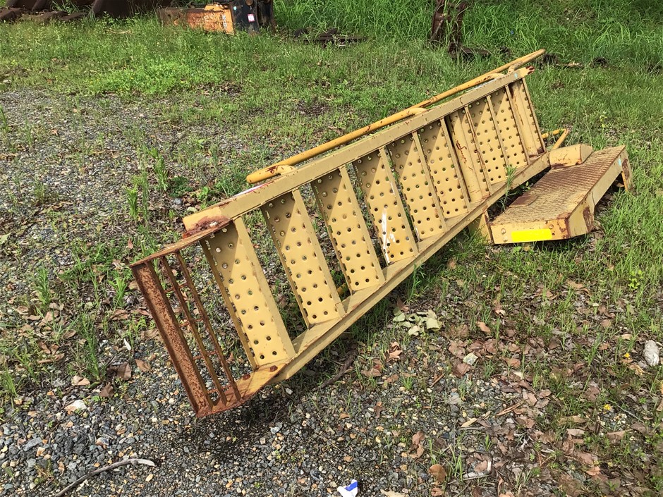 Caterpillar D11 Access Ladder Auction (0022-7036081) | Grays Australia