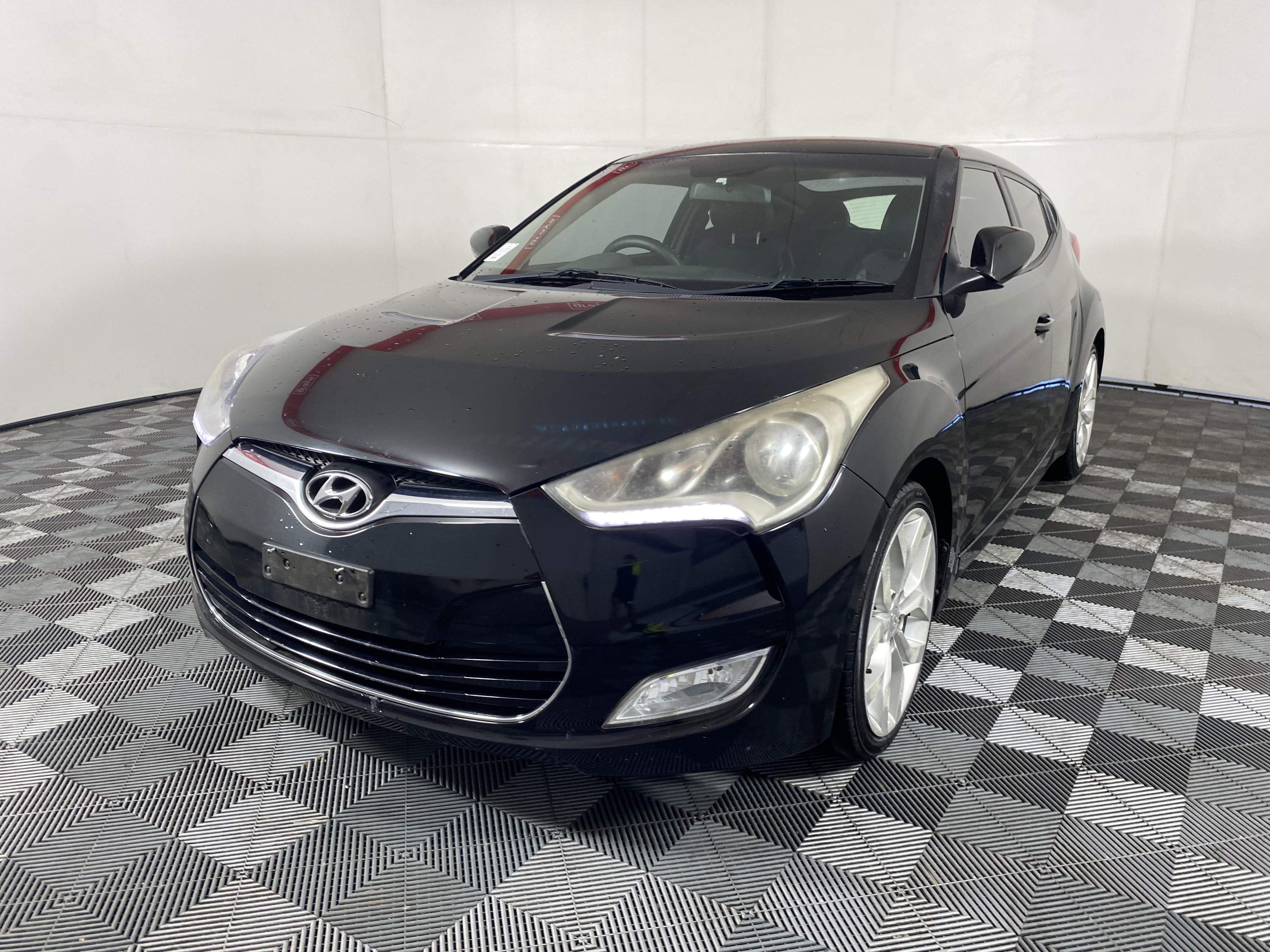 2011 Hyundai Veloster FS Automatic Coupe Auction (0001-50065033 ...