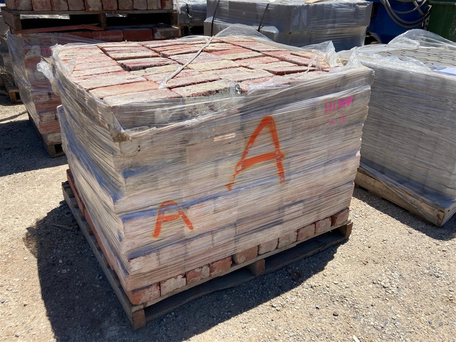Pallet of Red Bricks Auction (0011-3021457) | Grays Australia
