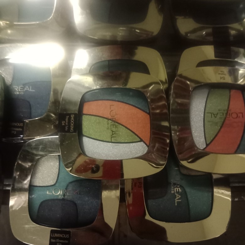 100 x Assorted Cosmetics Pack Auction (0003-1309760) | Grays Australia