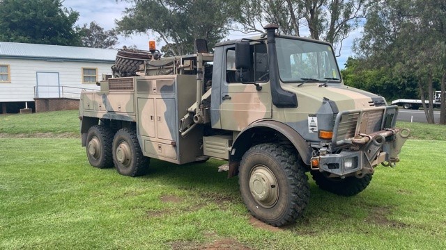 1999 Mercedes Benz Unimog 6X6 Wrecker Truck Auction (0070-5052738 ...