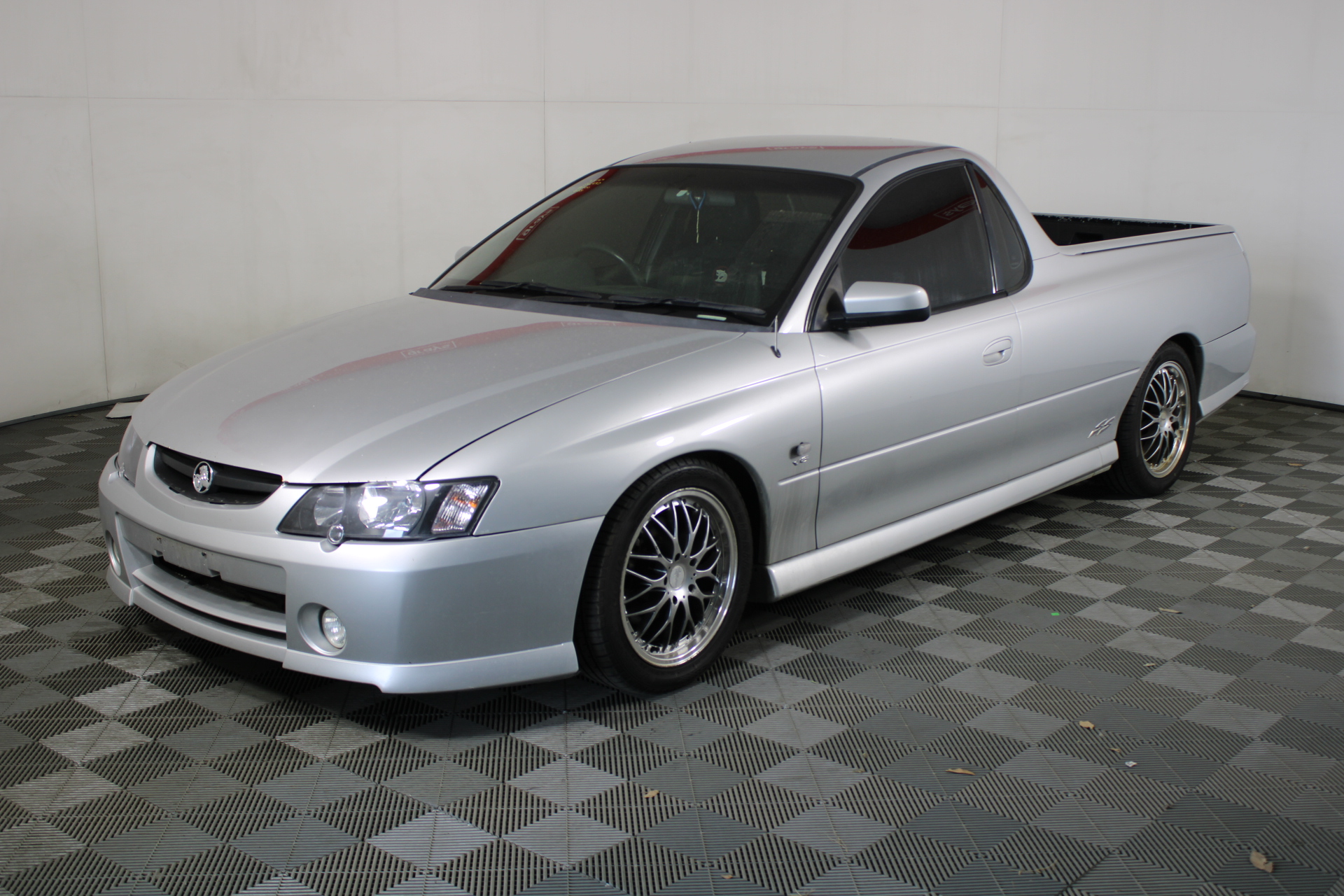 2004 Holden Ute SS VY Manual Ute Auction (0001-10316950) | Grays Australia
