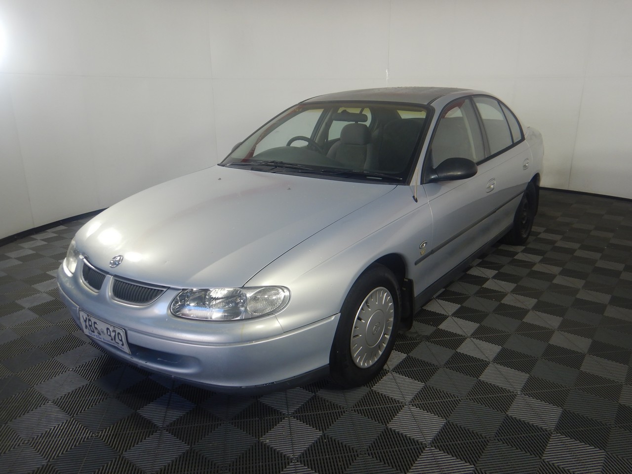 2000 Holden Commodore Executive VT Automatic Sedan Auction (0001 ...
