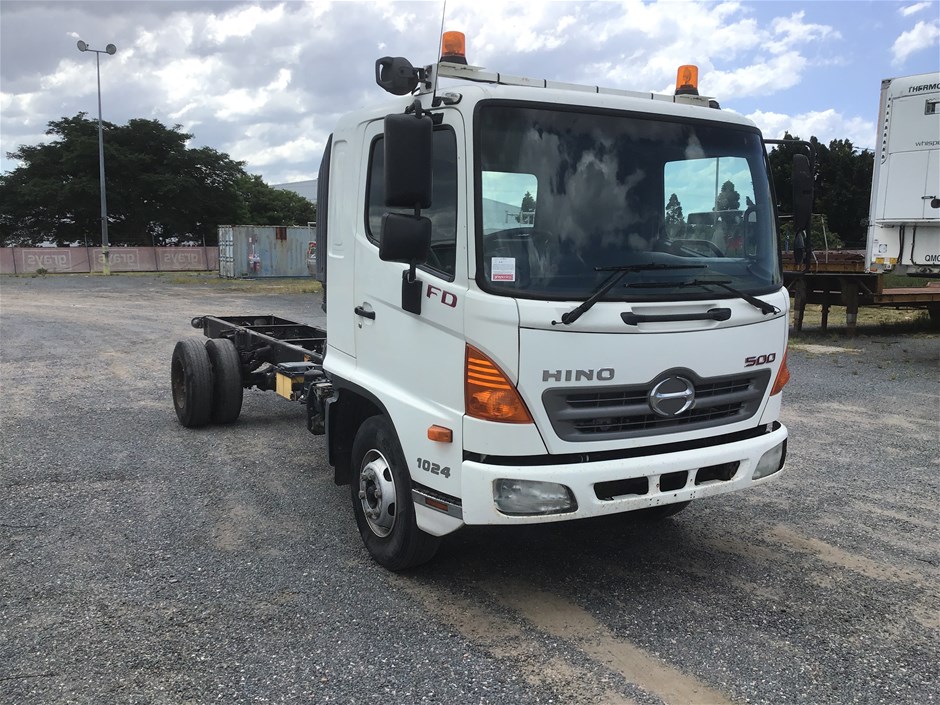 Unreserved 2010 Hino FD500 4 x 2 Cab Chassis Truck with 260,589kms ...