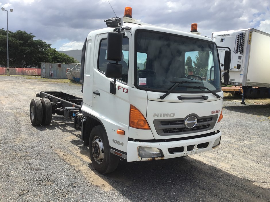 Unreserved 2010 Hino FD500 4 x 2 Cab Chassis Truck with 269,024 kms ...