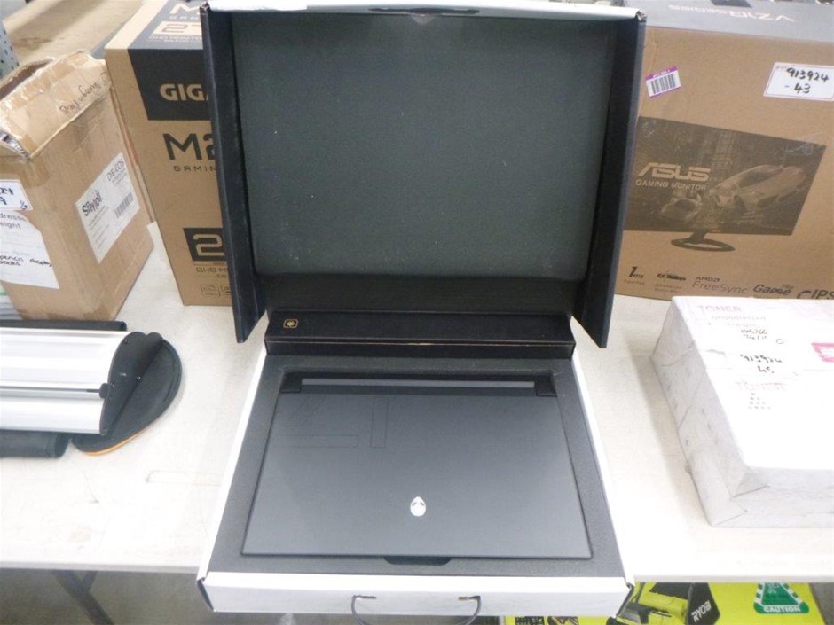 Alienware MI7 Corei7 P45E Gaming Laptop Auction (0041-9029325) | Grays ...