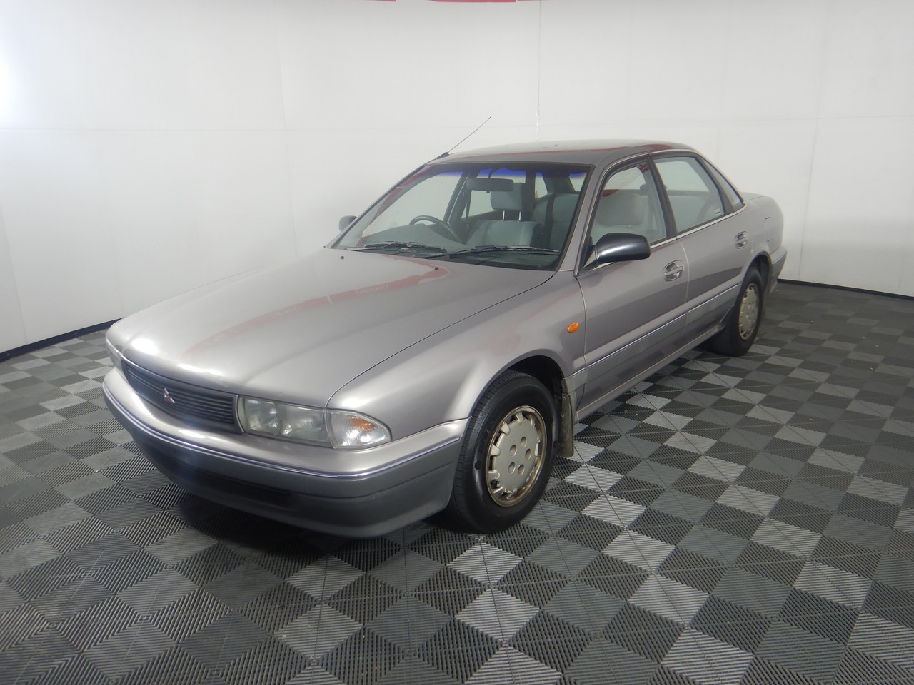 1993 Mitsubishi Magna Executive TR Automatic Sedan Auction (0001 ...