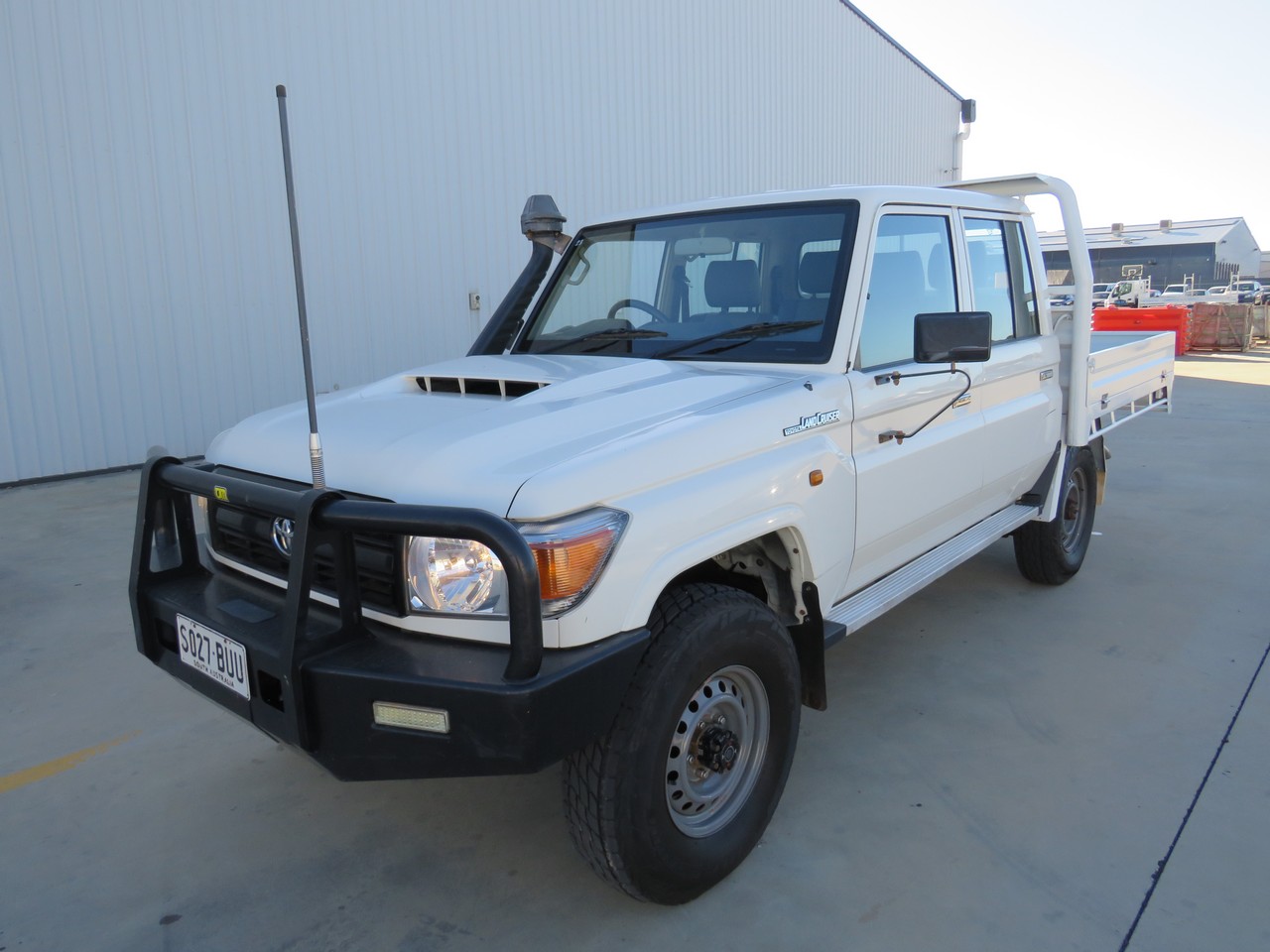 2018 Toyota Landcruiser Workmate Turbo Diesel Manual Crew Cab Chassis ...