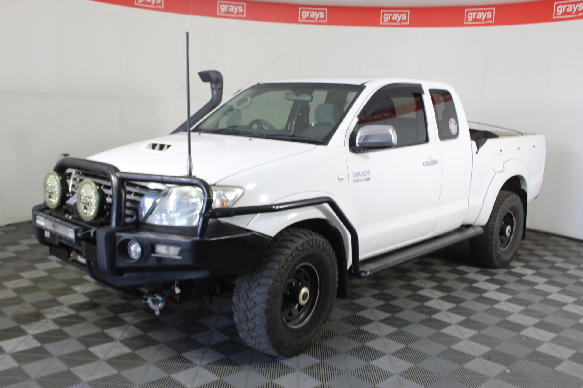 2010 Toyota Hilux Extra Cab 4x4 SR5 KUN26R Turbo Diesel Manual Ute ...