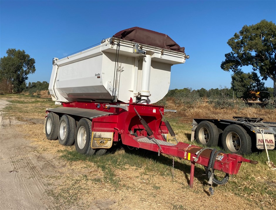 2015 Roadwest Triaxle Tipper Pig Trailer Auction (0001-9030008) | Grays ...