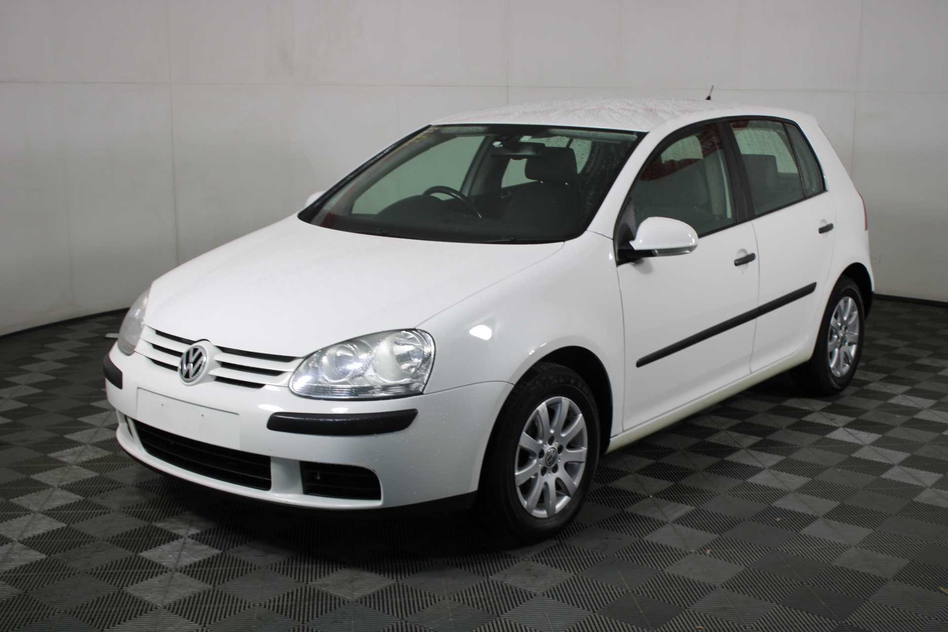 2005 Volkswagen Golf 2.0 FSI Comfortline A5 Manual Hatchback Auction ...
