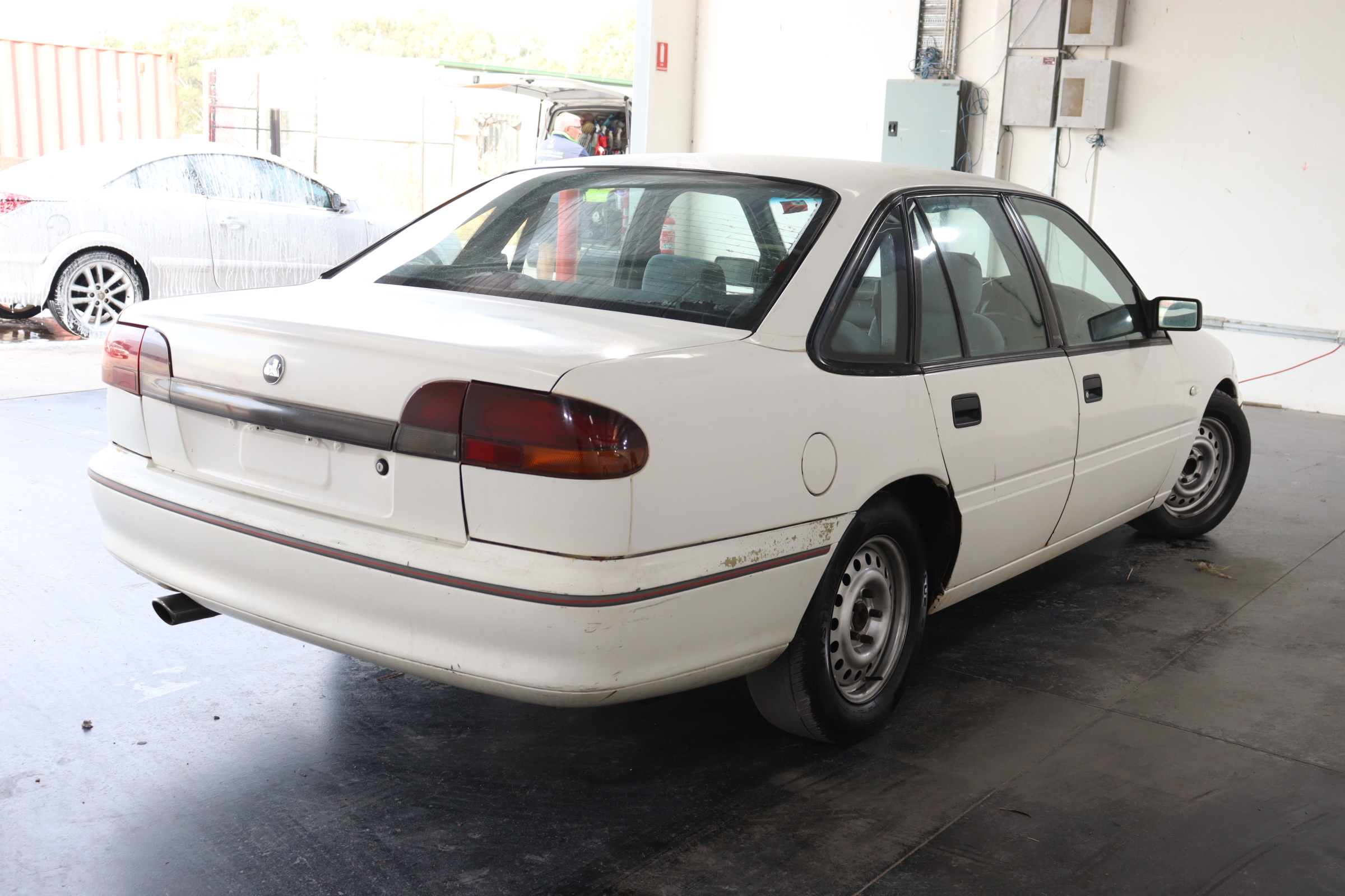 1996 Holden Commodore Executive VS Automatic V8 BT1 Sedan Auction (0001 ...