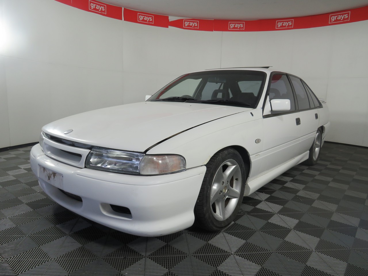 1992 VP Holden Commodore BT1 V8 Automatic Sedan Auction (0001-60011372 ...