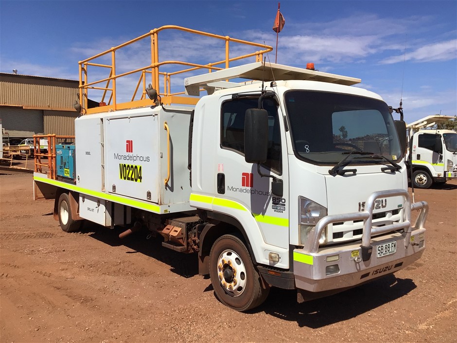 2012 Isuzu FSR 850 4x2 Service Truck Auction (0004-9034861) | Grays ...