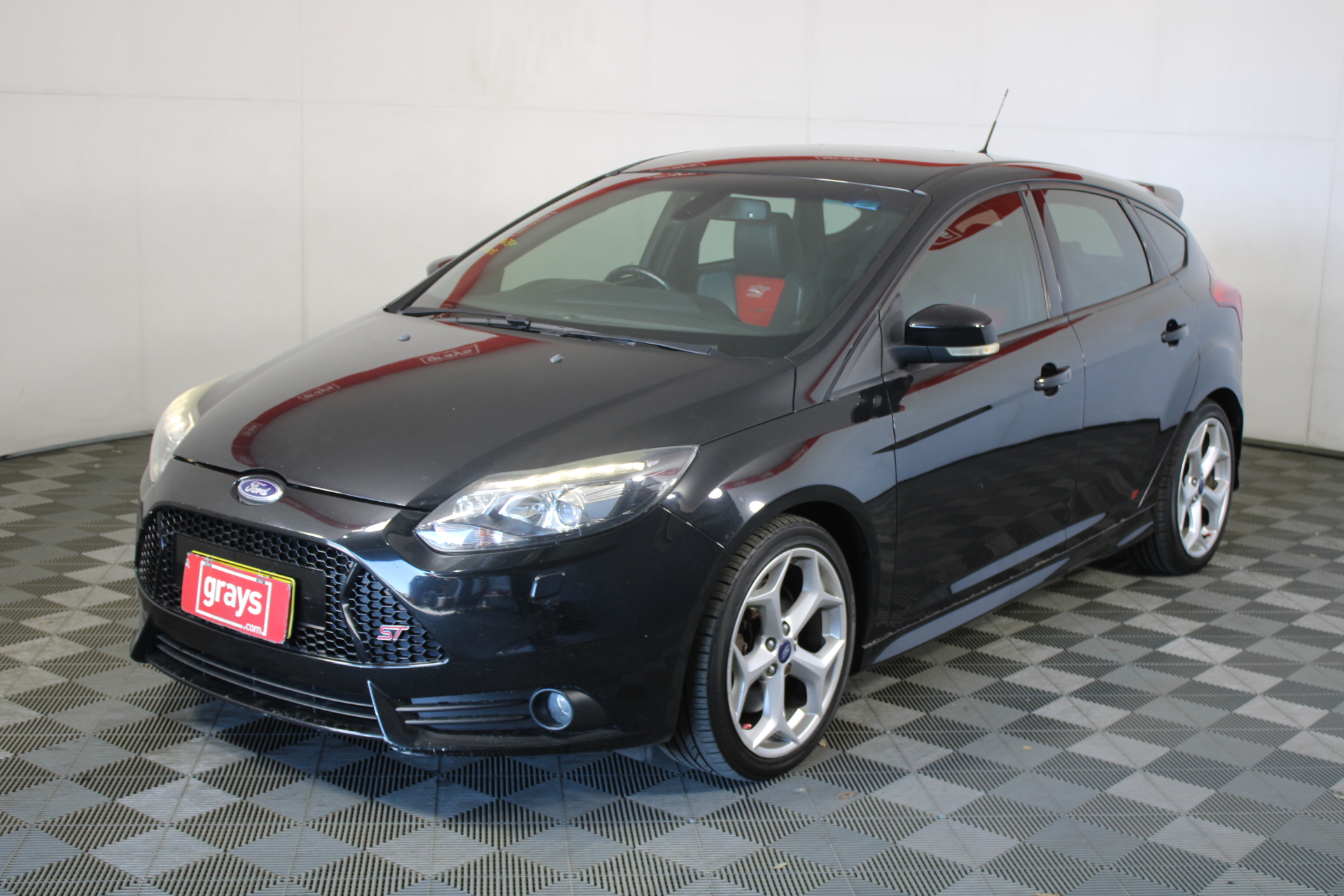 2013 Ford Focus ST LW Manual Hatchback Auction (0001-10320196) | Grays ...