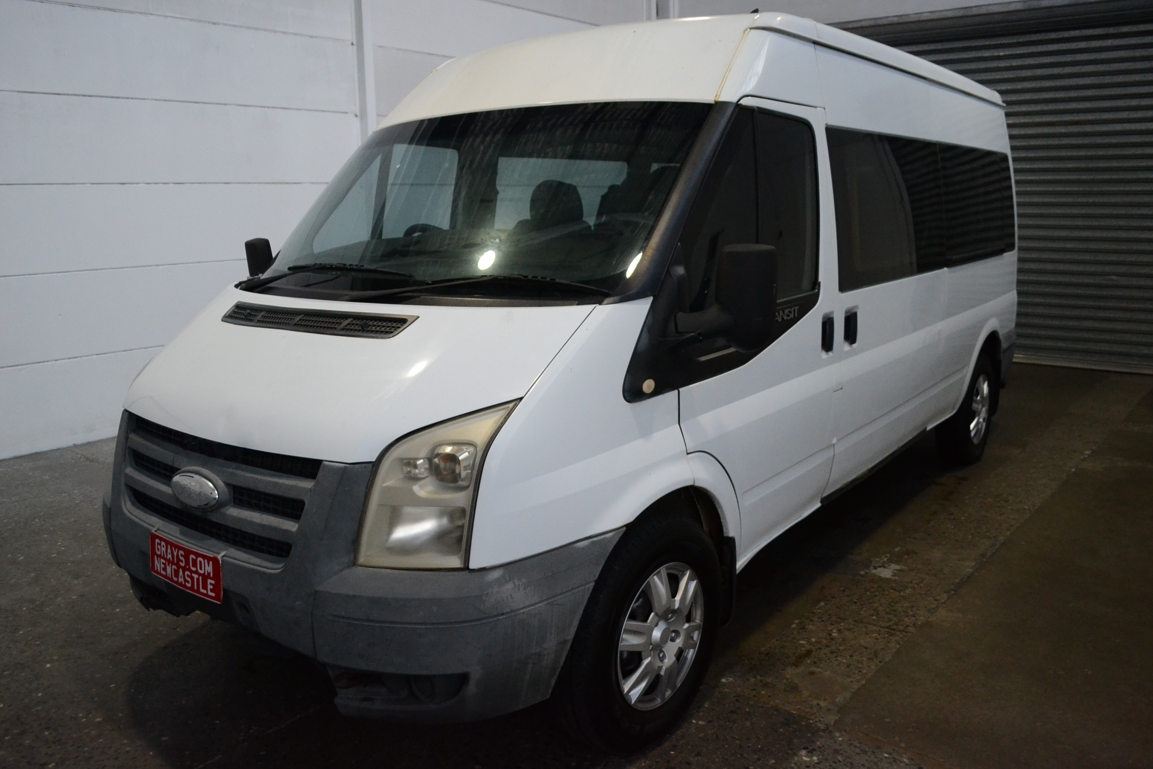 Ford Transit RWD MID ROOF VM Turbo Diesel Manual 12 Seats Bus Auction ...