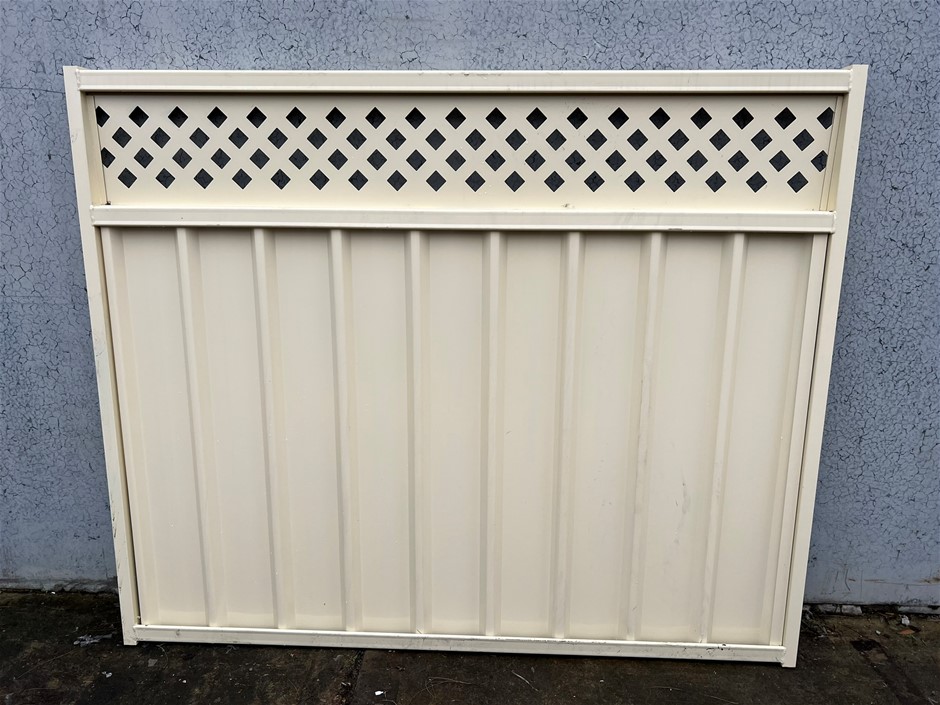 Colorbond Gate Classic style with lattice ,cream Auction (0046-5048913 ...