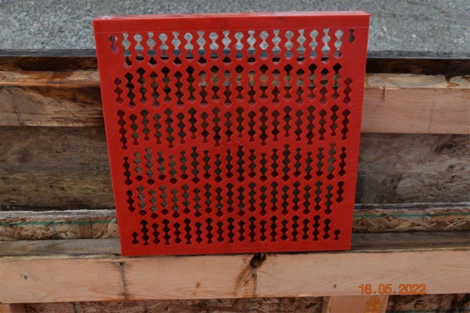 Screenex Lot Of 2 Crates Of Unused Polyurethane Modular Screen Panels ...