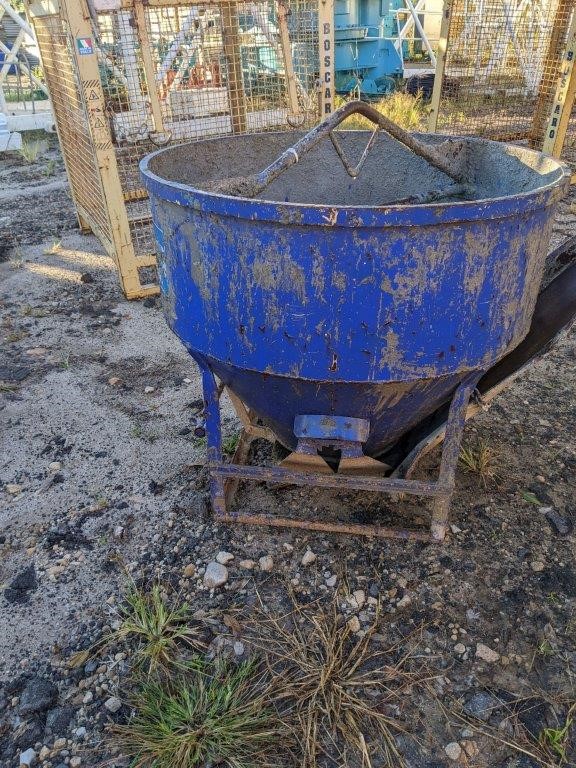 ½ Cubic metre concrete kibble (lifting attachment for crane) Auction ...