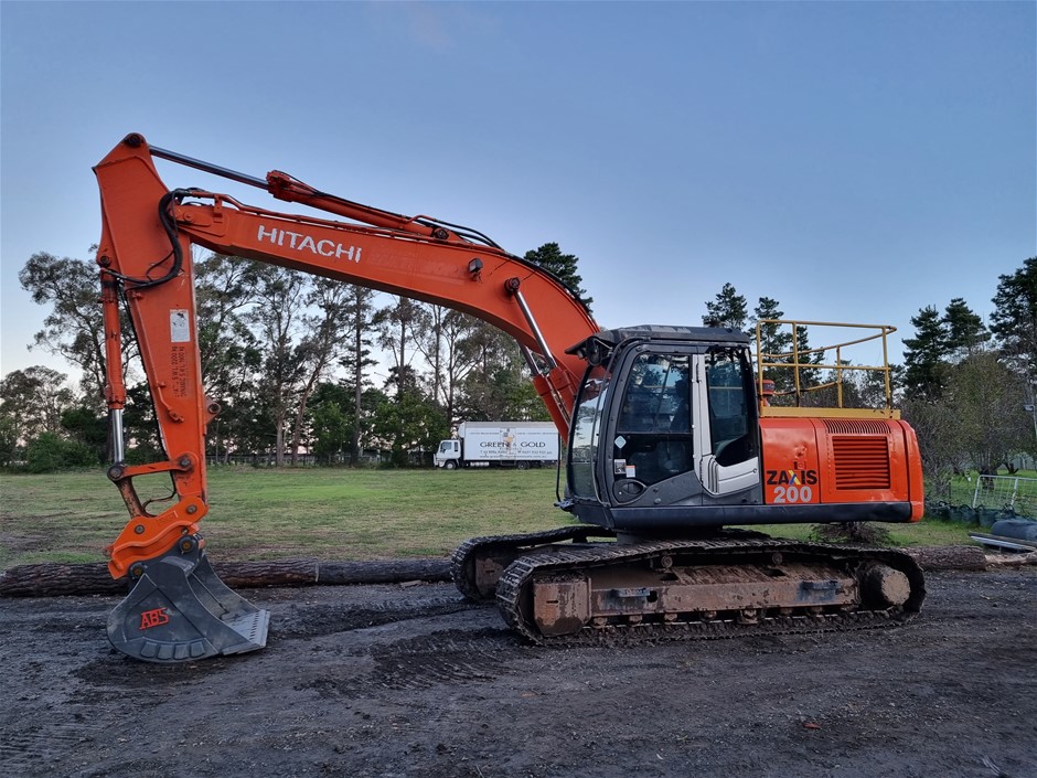 2013 Hitachi ZX200LC-3 Hydraulic Excavator Auction (0001-5049761 ...