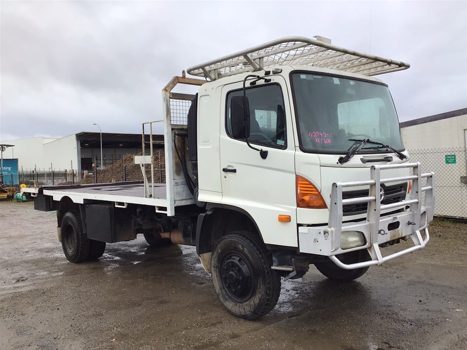 2004 Hino GT (4 x 4) Tray Body Truck Auction (0001-3022864) | Grays ...