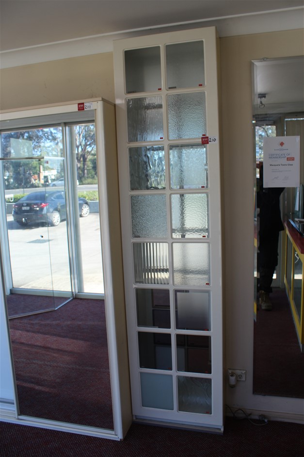 Glass Sample Display Cabinet with Back Light Auction (0210-5048842 ...