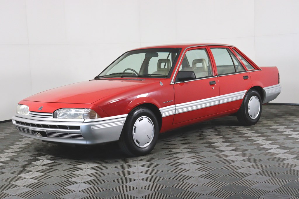 1987 Holden Commodore VL Executive Automatic Sedan