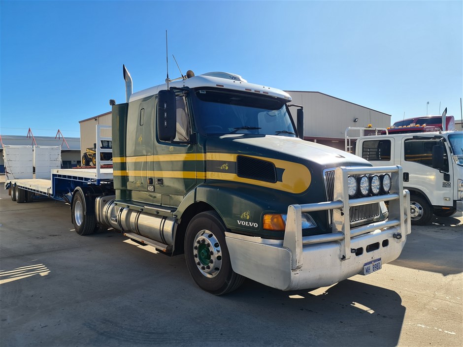 Prime Movers, Trucks, Trailers & Transport Equipment