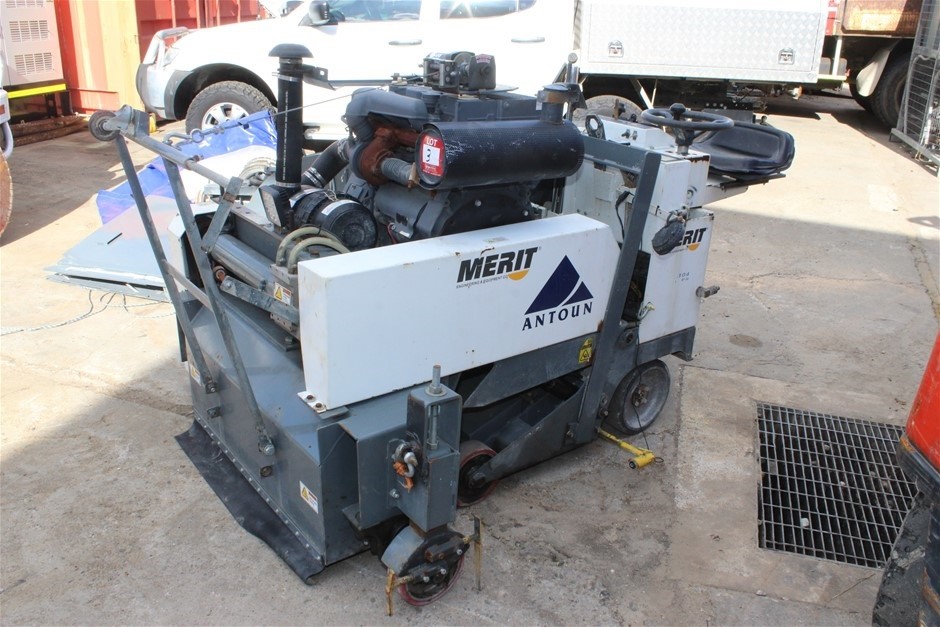 Merit 800 7400 Ride On Concrete Saw Grooving Machine Assorted Parts Auction 0003 5049688 Grays Australia